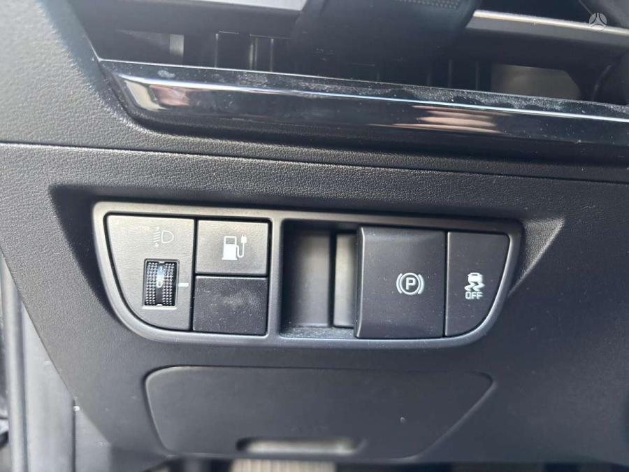 Melns Kia EV6 2021 Tauragė, ar dzinēja tilpumu 0.00 L un nobraukumu 85 tūkst. km par 22500 €, foto 38 vietnē AUTOMOTO.COM.LV