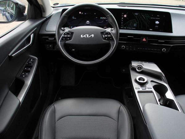 Zils Kia EV6 2023 Viļņa, ar dzinēja tilpumu 0.00 L un nobraukumu 59 tūkst. km par 24990 €, foto 8 vietnē AUTOMOTO.COM.LV