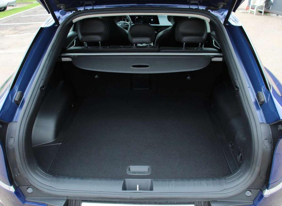 Zils Kia EV6 2023 Viļņa, ar dzinēja tilpumu 0.00 L un nobraukumu 59 tūkst. km par 24990 €, foto 22 vietnē AUTOMOTO.COM.LV