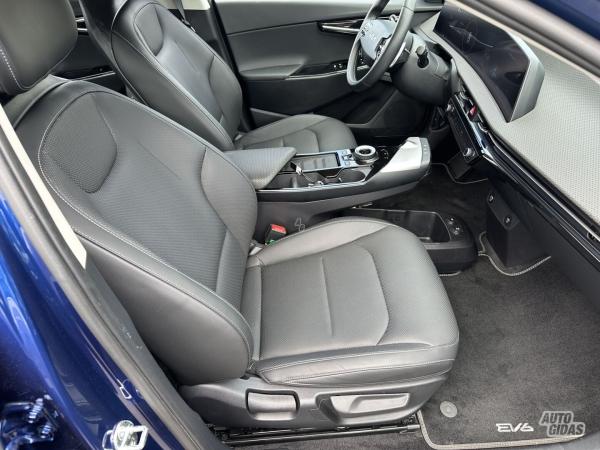 Blue Kia EV6 2023 in Avizieniai, with an engine capacity of 0.00 L and mileage of 12 thousand km for 24500 €, photo 6 on AUTOMOTO.COM.LV