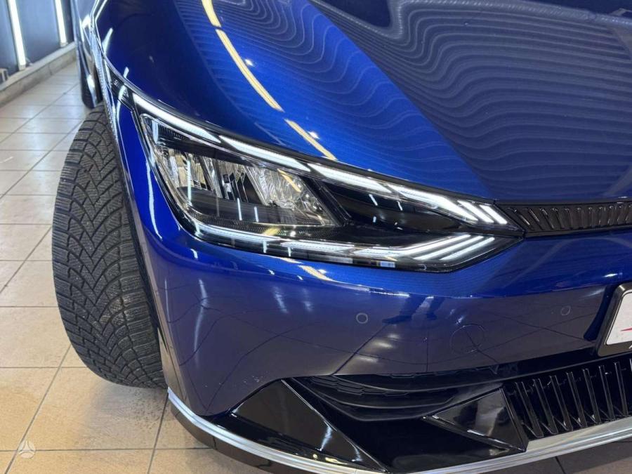 Синий Киа EV6 2023 в Вильнюс, объемом двигателя 0.00 л и пробегом 12 тыс. км за 24500 €, фото 4 на AUTOMOTO.COM.LV