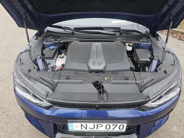 Blue Kia EV6 2024 in Kaunas, with an engine capacity of 0.00 L and mileage of 12 thousand km for 43560 €, photo 10 on AUTOMOTO.COM.LV