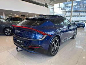 Синий Киа EV6 2021 в Вильнюс, объемом двигателя 0.00 л и пробегом 62 тыс. км за 34900 €, фото 3 на AUTOMOTO.COM.LV