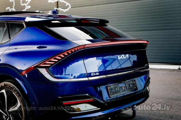 Blue Kia EV6 2022 in Parnu, with an engine capacity of 0.00 L and mileage of 125 thousand km for 33900 €, photo 7 on AUTOMOTO.COM.LV