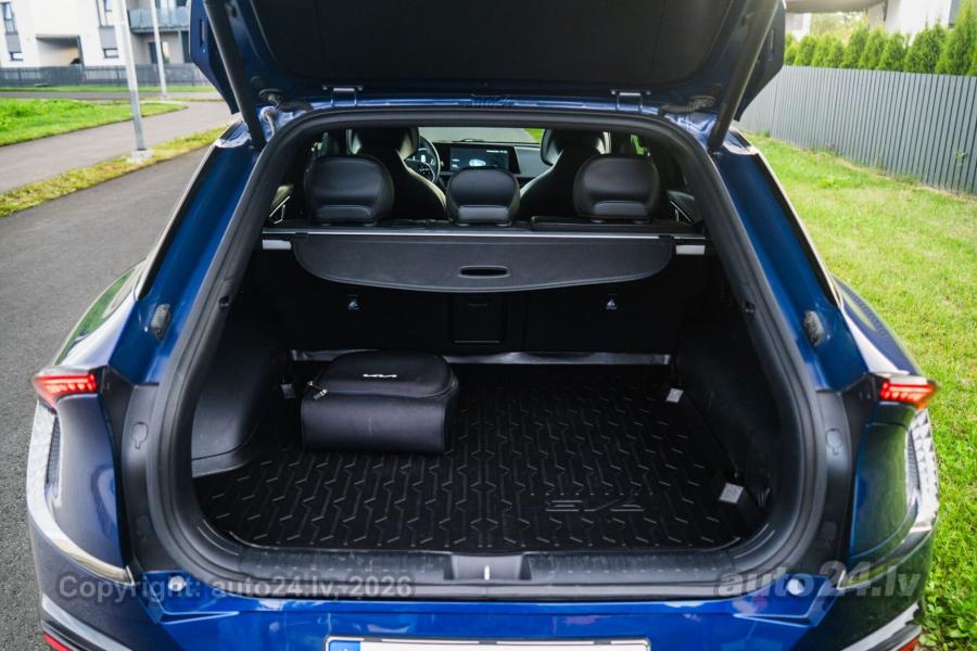 Blue Kia EV6 2022 in Tallinn, with an engine capacity of 0.00 L and mileage of 97 thousand km for 33000 €, photo 13 on AUTOMOTO.COM.LV