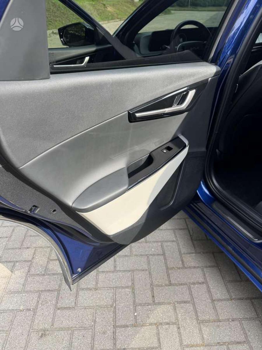 Zils Kia EV6 2023 Prienai, ar dzinēja tilpumu 0.00 L un nobraukumu 61 tūkst. km par 25999 €, foto 22 vietnē AUTOMOTO.COM.LV