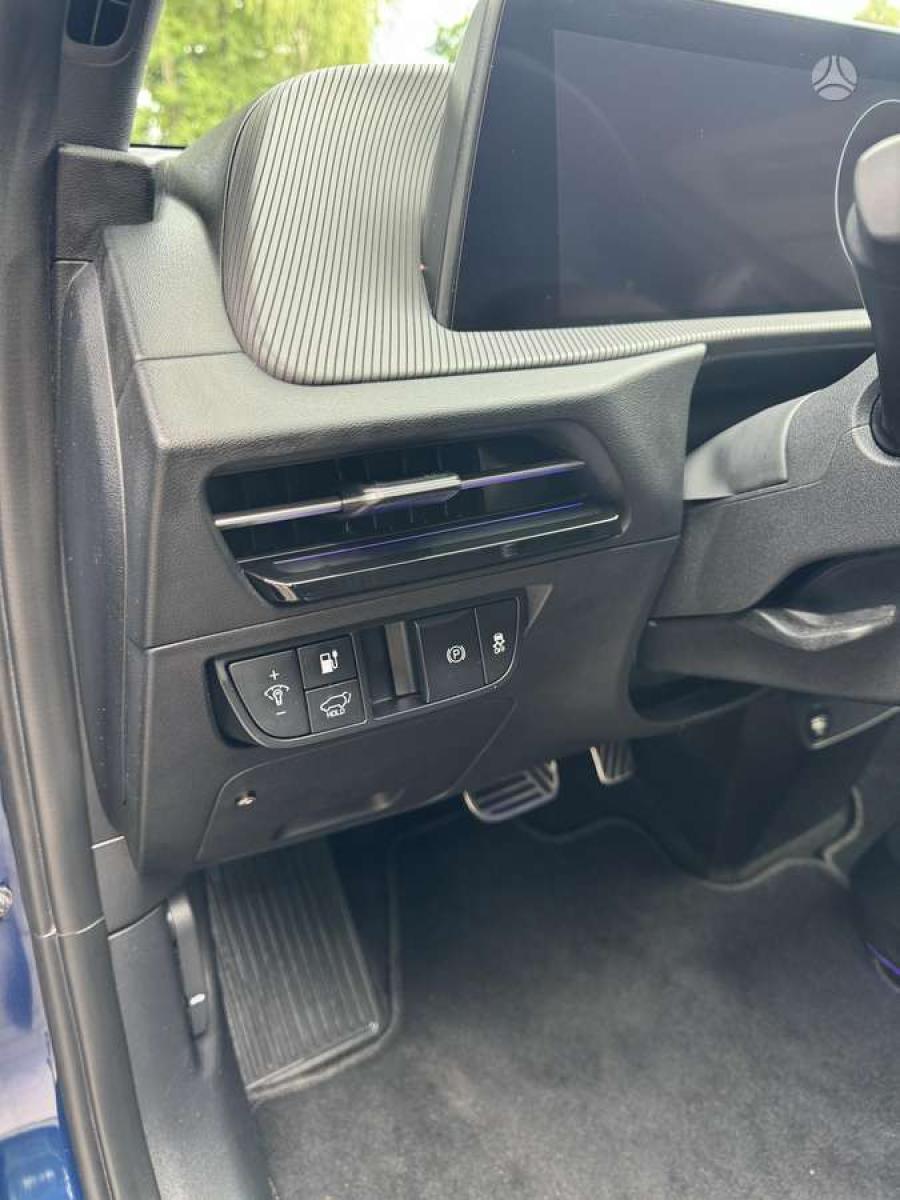 Zils Kia EV6 2023 Prienai, ar dzinēja tilpumu 0.00 L un nobraukumu 61 tūkst. km par 25999 €, foto 24 vietnē AUTOMOTO.COM.LV