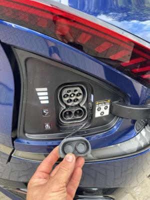 Zils Kia EV6 2023 Prienai, ar dzinēja tilpumu 0.00 L un nobraukumu 61 tūkst. km par 25999 €, foto 27 vietnē AUTOMOTO.COM.LV