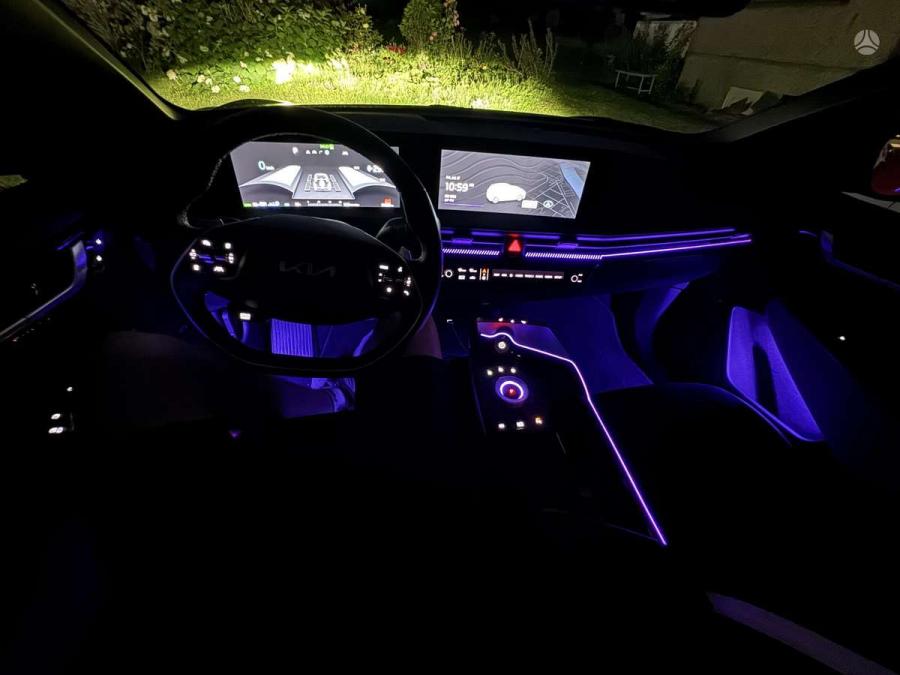 Zils Kia EV6 2023 Prienai, ar dzinēja tilpumu 0.00 L un nobraukumu 61 tūkst. km par 25999 €, foto 30 vietnē AUTOMOTO.COM.LV