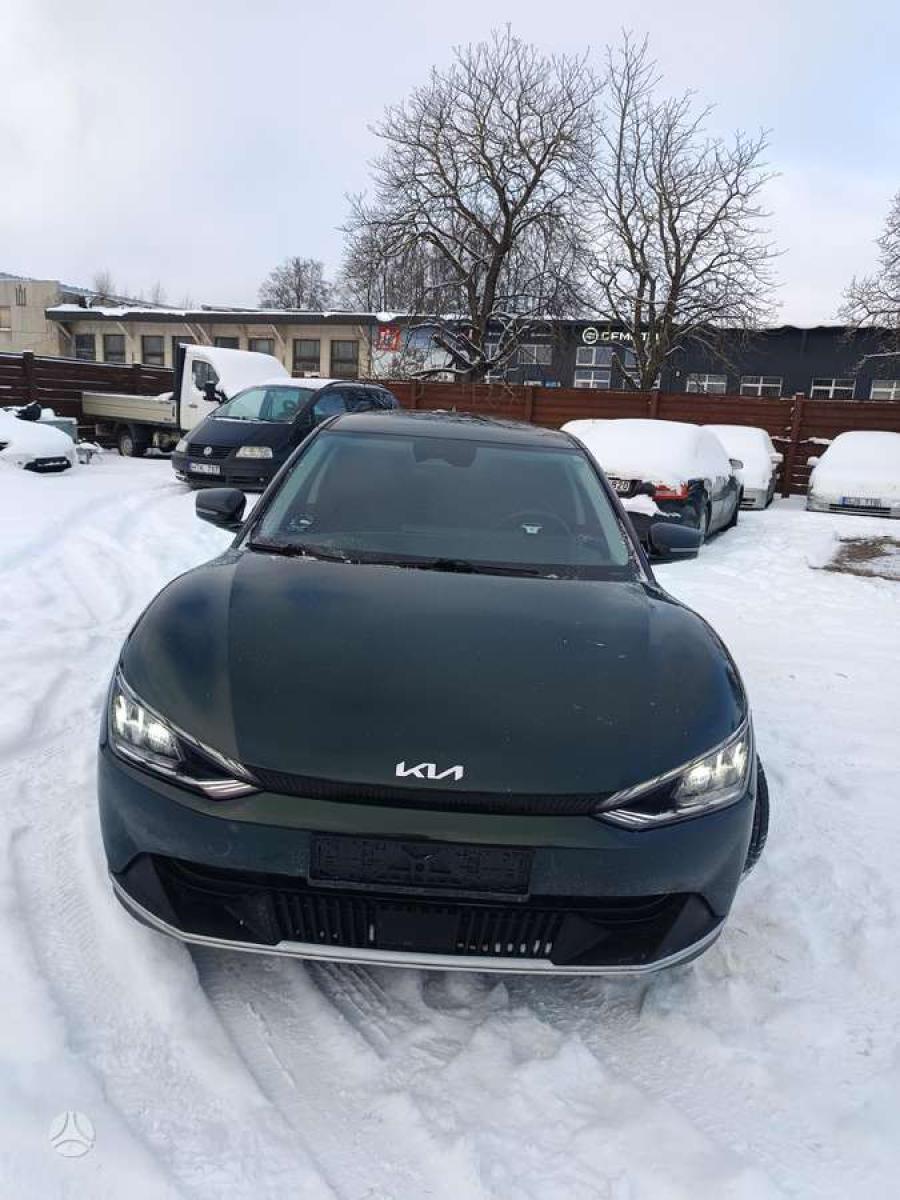 Kia EV6 2022 in Marijampole, with an engine capacity of 0.00 L and mileage of 81 thousand km for 23199 €, photo 1 on AUTOMOTO.COM.LV