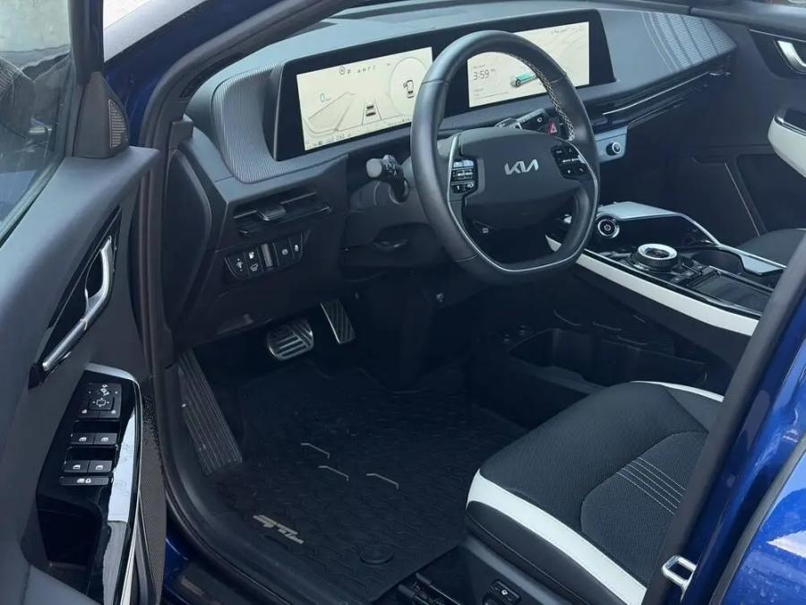 Kia EV6 2025 in Riga, with an engine capacity of 0.00 L and mileage of 18 thousand km for 37980 €, photo 8 on AUTOMOTO.COM.LV