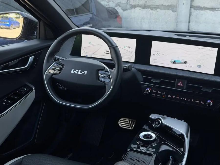 Kia EV6 2025 in Riga, with an engine capacity of 0.00 L and mileage of 18 thousand km for 37980 €, photo 19 on AUTOMOTO.COM.LV