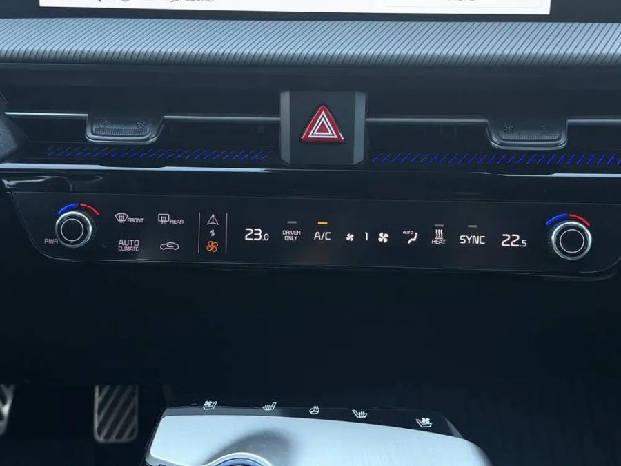 Kia EV6 2025 in Riga, with an engine capacity of 0.00 L and mileage of 18 thousand km for 37980 €, photo 21 on AUTOMOTO.COM.LV