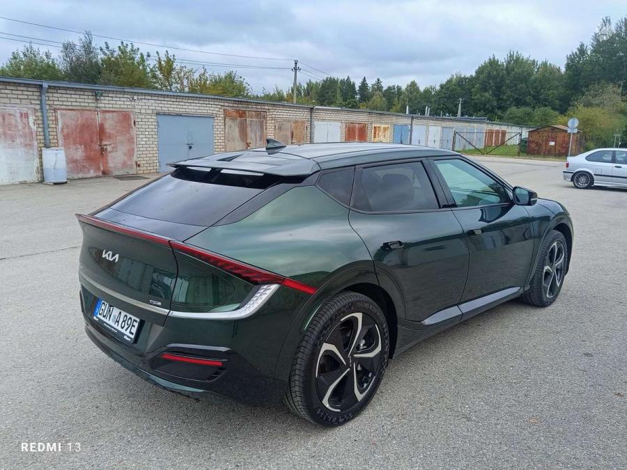 Green Kia EV6 2022 in Kaunas, with an engine capacity of 0.00 L and mileage of 55 thousand km for 23500 €, photo 5 on AUTOMOTO.COM.LV