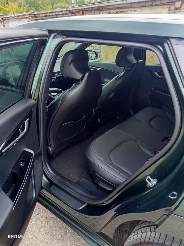 Green Kia EV6 2022 in Kaunas, with an engine capacity of 0.00 L and mileage of 55 thousand km for 23500 €, photo 7 on AUTOMOTO.COM.LV