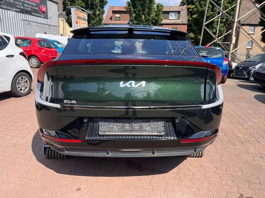 Green Kia EV6 2023 in Vilnius, with an engine capacity of 0.00 L and mileage of 30 thousand km for 11858 €, photo 7 on AUTOMOTO.COM.LV