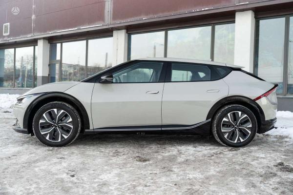 Pelēks Kia EV6 2021 Viļņa, ar dzinēja tilpumu 0.00 L un nobraukumu 97 tūkst. km par 23700 €, foto 2 vietnē AUTOMOTO.COM.LV