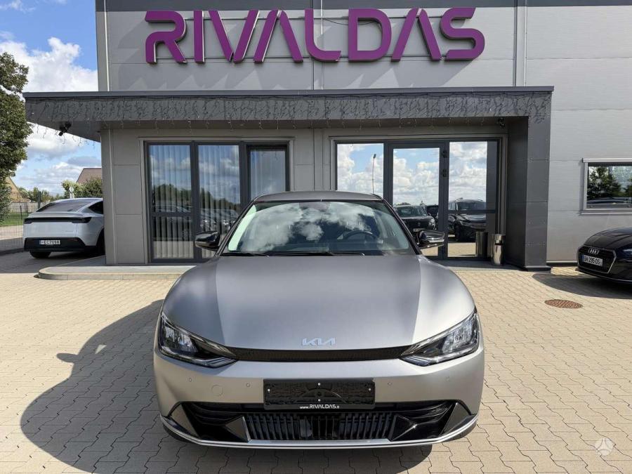 Pelēks Kia EV6 2022 Šauļi, ar dzinēja tilpumu 0.00 L un nobraukumu 61 tūkst. km par 32658 €, foto 1 vietnē AUTOMOTO.COM.LV