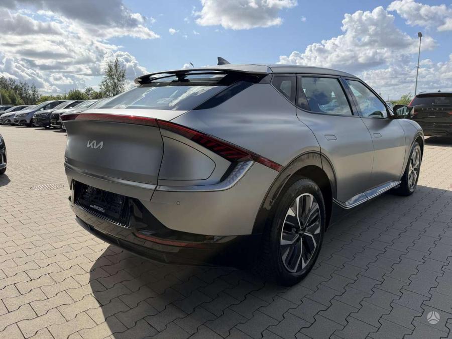 Pelēks Kia EV6 2022 Šauļi, ar dzinēja tilpumu 0.00 L un nobraukumu 61 tūkst. km par 32658 €, foto 12 vietnē AUTOMOTO.COM.LV