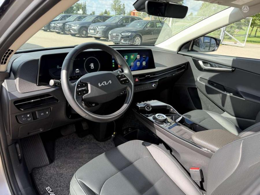 Pelēks Kia EV6 2022 Šauļi, ar dzinēja tilpumu 0.00 L un nobraukumu 61 tūkst. km par 32658 €, foto 14 vietnē AUTOMOTO.COM.LV
