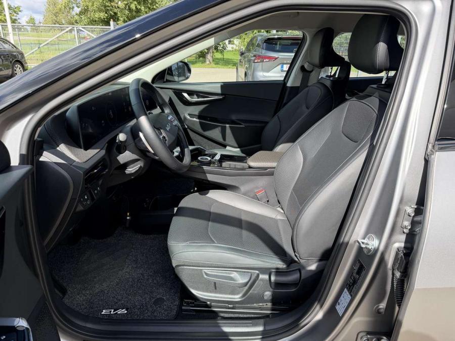 Pelēks Kia EV6 2022 Šauļi, ar dzinēja tilpumu 0.00 L un nobraukumu 61 tūkst. km par 32658 €, foto 15 vietnē AUTOMOTO.COM.LV