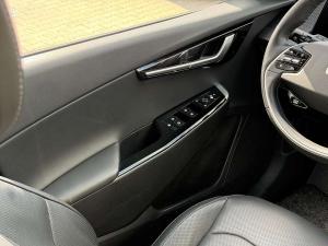 Pelēks Kia EV6 2022 Šauļi, ar dzinēja tilpumu 0.00 L un nobraukumu 61 tūkst. km par 32658 €, foto 18 vietnē AUTOMOTO.COM.LV