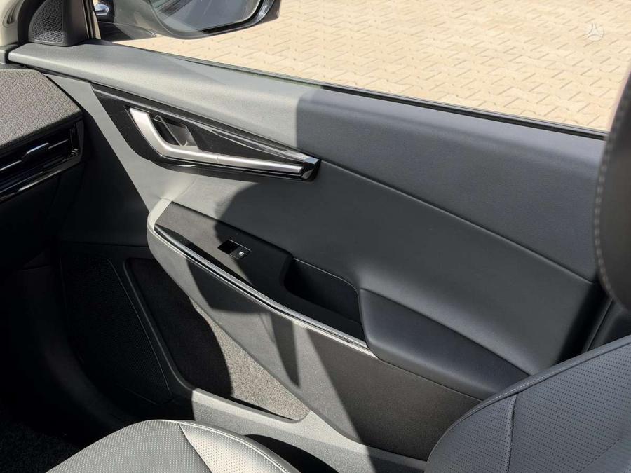 Pelēks Kia EV6 2022 Šauļi, ar dzinēja tilpumu 0.00 L un nobraukumu 61 tūkst. km par 32658 €, foto 19 vietnē AUTOMOTO.COM.LV