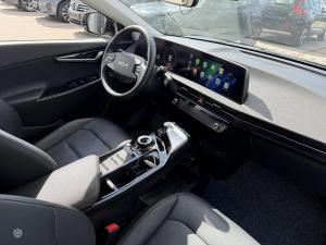 Pelēks Kia EV6 2022 Šauļi, ar dzinēja tilpumu 0.00 L un nobraukumu 61 tūkst. km par 32658 €, foto 20 vietnē AUTOMOTO.COM.LV