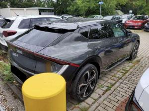 Pelēks Kia EV6 2022 Viļņa, ar dzinēja tilpumu 0.00 L un nobraukumu 90 tūkst. km par 33800 €, foto 3 vietnē AUTOMOTO.COM.LV