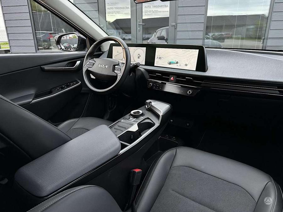 Серый Киа EV6 2023 в Шяуляй, объемом двигателя 0.00 л и пробегом 107 тыс. км за 25900 €, фото 13 на AUTOMOTO.COM.LV