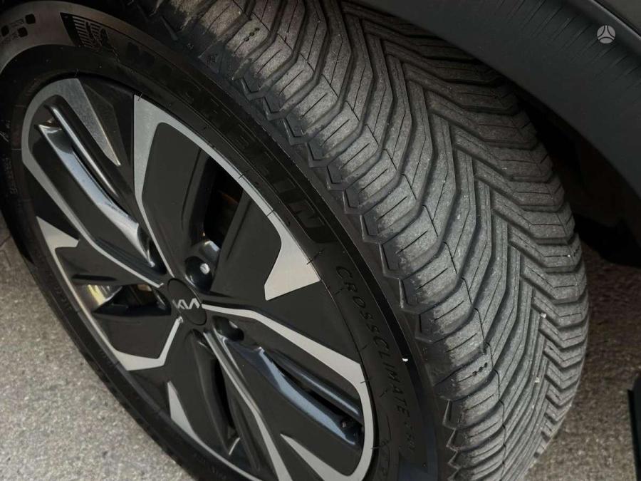 Серый Киа EV6 2023 в Шяуляй, объемом двигателя 0.00 л и пробегом 107 тыс. км за 25900 €, фото 22 на AUTOMOTO.COM.LV