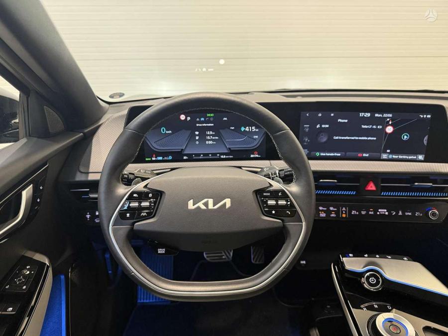 Pelēks Kia EV6 2024 Viļņa, ar dzinēja tilpumu 0.00 L un nobraukumu 20 tūkst. km par 37950 €, foto 15 vietnē AUTOMOTO.COM.LV