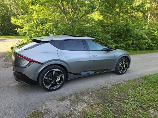 Pelēks Kia EV6 2024 Birštonas, ar dzinēja tilpumu 0.00 L un nobraukumu 28 tūkst. km par 33500 €, foto 6 vietnē AUTOMOTO.COM.LV