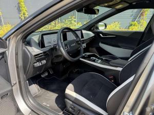 Grey Kia EV6 2024 in Vilnius, with an engine capacity of 0.00 L and mileage of 30 thousand km for 36950 €, photo 10 on AUTOMOTO.COM.LV
