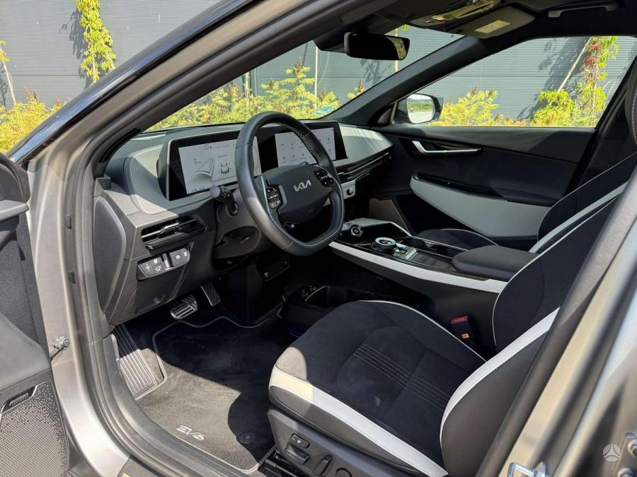 Grey Kia EV6 2024 in Vilnius, with an engine capacity of 0.00 L and mileage of 30 thousand km for 36950 €, photo 10 on AUTOMOTO.COM.LV