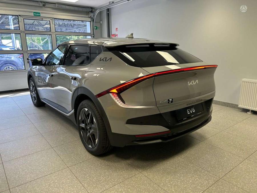 Pelēks Kia EV6 2026 Viļņa, ar dzinēja tilpumu 0.00 L un nobraukumu 2 tūkst. km par 47490 €, foto 23 vietnē AUTOMOTO.COM.LV