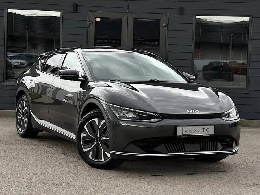 Pelēks Kia EV6 2023 Jelgava, ar dzinēja tilpumu 0.00 L un nobraukumu 107 tūkst. km par 27900 €, foto 1 vietnē AUTOMOTO.COM.LV