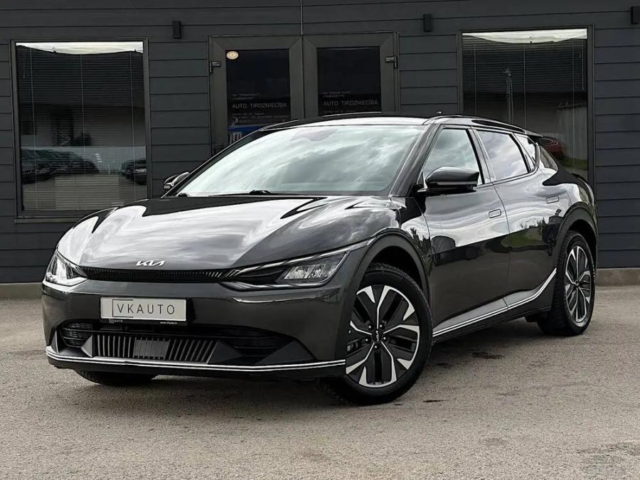 Pelēks Kia EV6 2023 Jelgava, ar dzinēja tilpumu 0.00 L un nobraukumu 107 tūkst. km par 27900 €, foto 4 vietnē AUTOMOTO.COM.LV