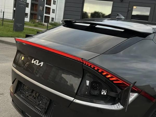 Grey Kia EV6 2023 in Jelgava, with an engine capacity of 0.00 L and mileage of 107 thousand km for 27900 €, photo 6 on AUTOMOTO.COM.LV