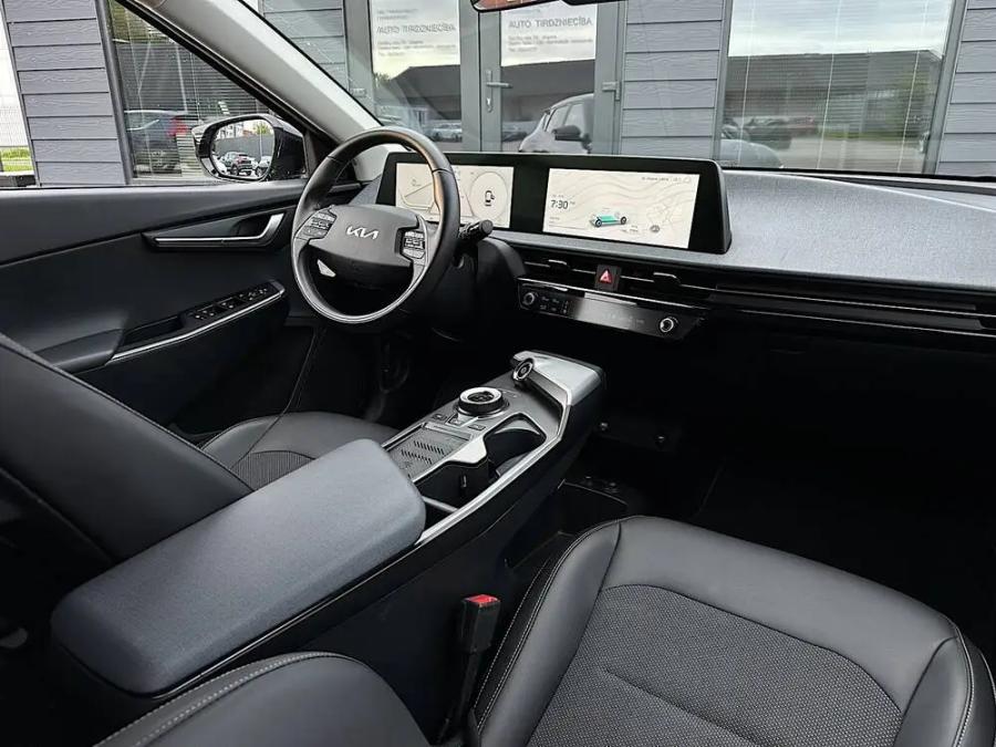 Pelēks Kia EV6 2023 Jelgava, ar dzinēja tilpumu 0.00 L un nobraukumu 107 tūkst. km par 27900 €, foto 13 vietnē AUTOMOTO.COM.LV