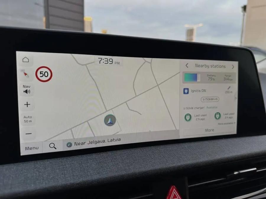 Pelēks Kia EV6 2023 Jelgava, ar dzinēja tilpumu 0.00 L un nobraukumu 107 tūkst. km par 27900 €, foto 19 vietnē AUTOMOTO.COM.LV