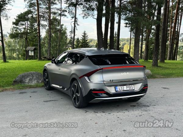 Киа EV6 2023 в Вильянди на AUTOMOTO.COM.LV Серый Киа EV6 2023 в Вильянди, объемом двигателя 0.00 л и пробегом 165 тыс. км за 31500 €, фото 4 на AUTOMOTO.COM.LV