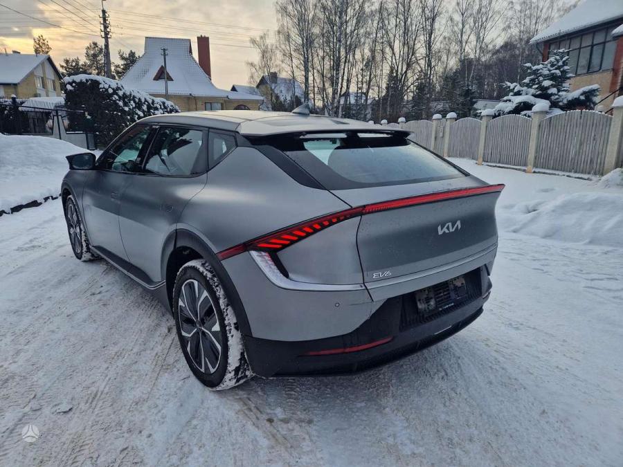 Grey Kia EV6 2022 in Panevezys, with an engine capacity of 0.00 L and mileage of 150 thousand km for 17790 €, photo 11 on AUTOMOTO.COM.LV