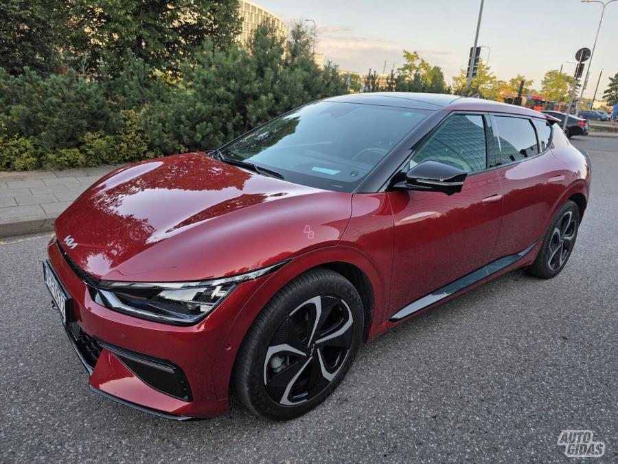 Sarkans Kia EV6 2022 Viļņa, ar dzinēja tilpumu 0.00 L un nobraukumu 44 tūkst. km par 31999 €, foto 1 vietnē AUTOMOTO.COM.LV