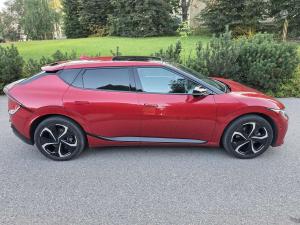 Red Kia EV6 2022 in Vilnius, with an engine capacity of 0.00 L and mileage of 44 thousand km for 31999 €, photo 3 on AUTOMOTO.COM.LV