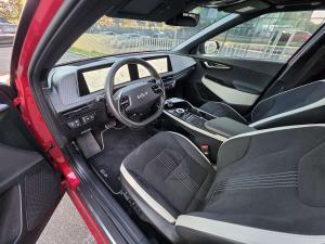 Red Kia EV6 2022 in Vilnius, with an engine capacity of 0.00 L and mileage of 44 thousand km for 31999 €, photo 10 on AUTOMOTO.COM.LV