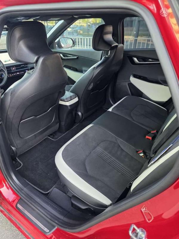 Sarkans Kia EV6 2022 Viļņa, ar dzinēja tilpumu 0.00 L un nobraukumu 44 tūkst. km par 31999 €, foto 10 vietnē AUTOMOTO.COM.LV