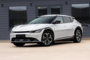 Balts Kia EV6 2021 Jelgava, ar dzinēja tilpumu 0.00 L un nobraukumu 160 tūkst. km par 19900 €, foto 4 vietnē AUTOMOTO.COM.LV