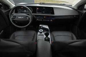 Balts Kia EV6 2021 Jelgava, ar dzinēja tilpumu 0.00 L un nobraukumu 160 tūkst. km par 19900 €, foto 9 vietnē AUTOMOTO.COM.LV