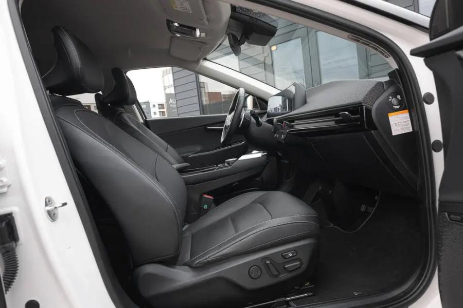 Balts Kia EV6 2021 Jelgava, ar dzinēja tilpumu 0.00 L un nobraukumu 160 tūkst. km par 19900 €, foto 10 vietnē AUTOMOTO.COM.LV